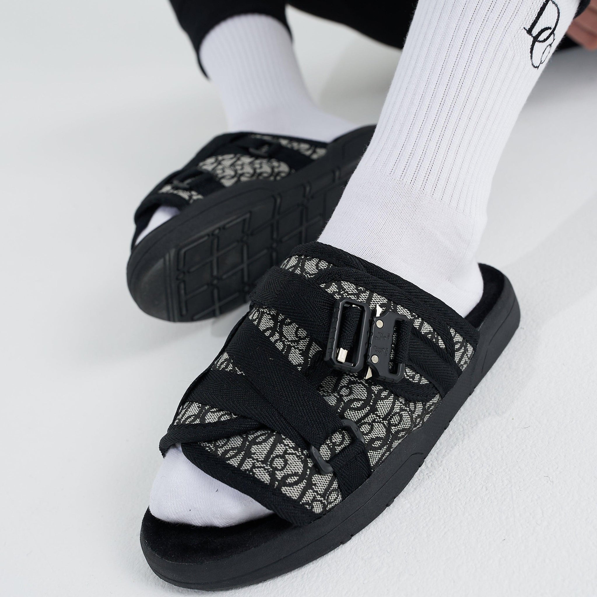 DracoSlides - Comfortable Luxurious Slides For Men & Women - Black ...